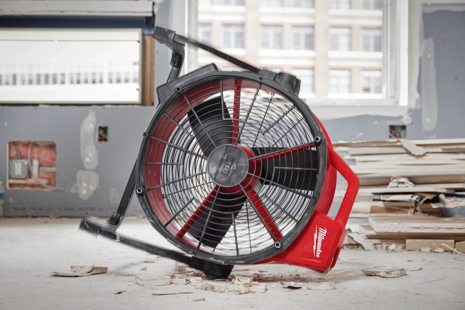 Milwaukee’s New M18 Brushless 18″ Fan – Ohio Power Tool News