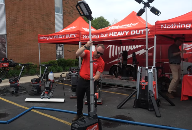 Milwaukee’s New MX FUEL ROCKET Dual Power Compact Tower Light – Ohio ...