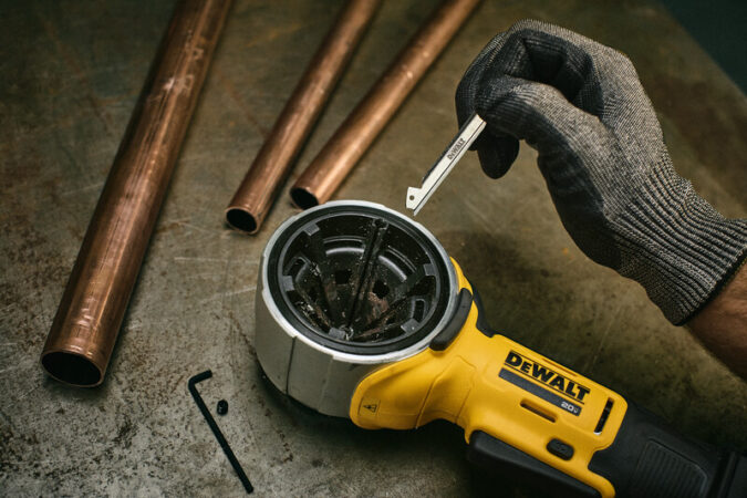 DeWalt’s First Cordless Deburring Tool in 20V MAX Line | DCE710B – Ohio ...