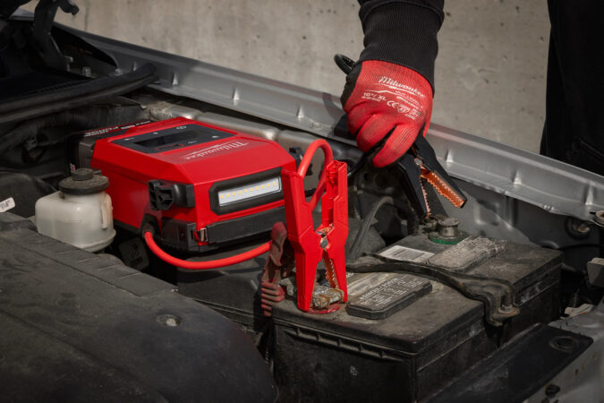 Milwaukee M18 HOTSHOT Jump Starter Capacitor-Powered & Cordless ...
