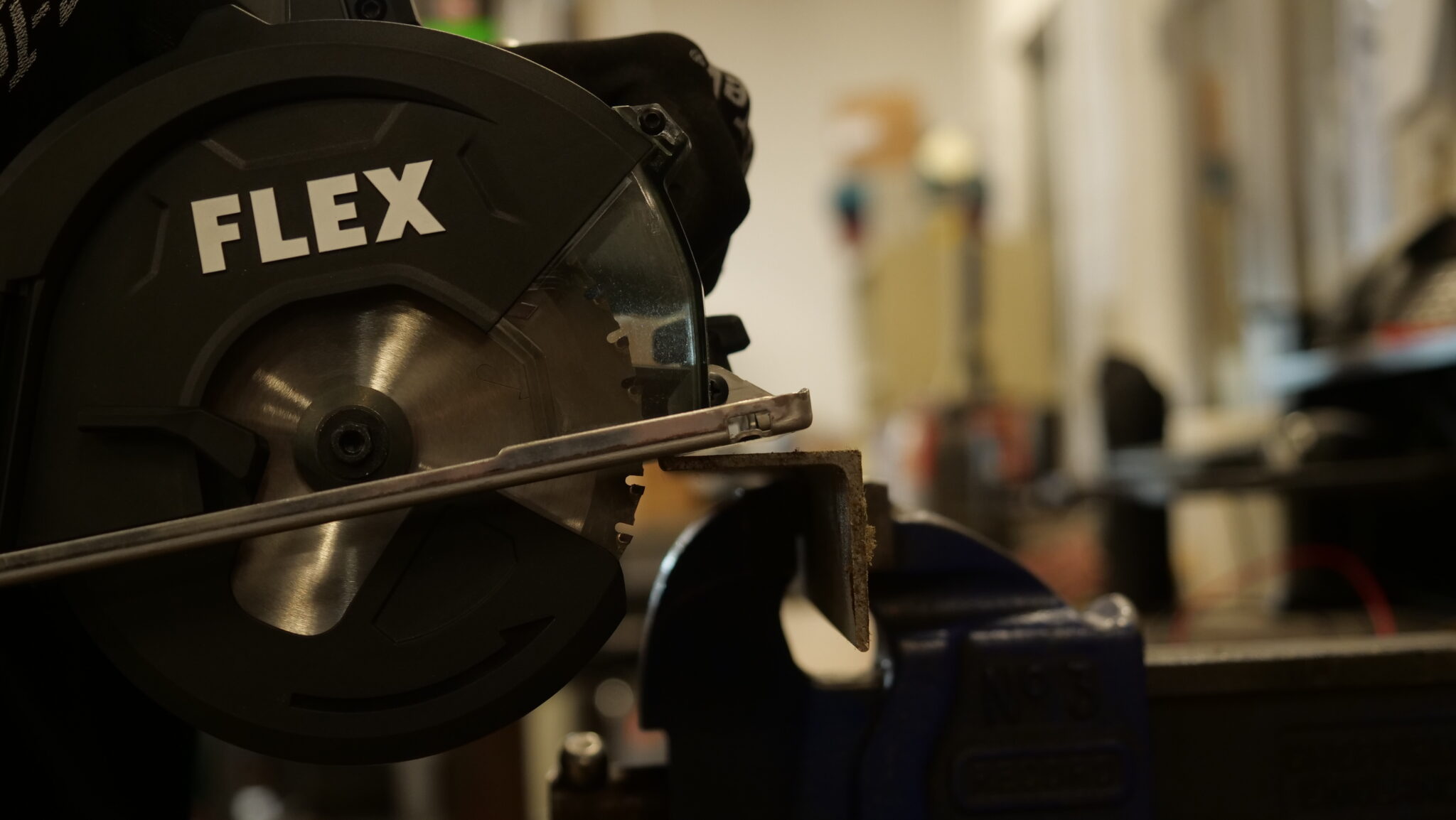 FLEX 24V 5-7/8″ Metal Cutting Circular Saw: Cordless Power for Clean ...