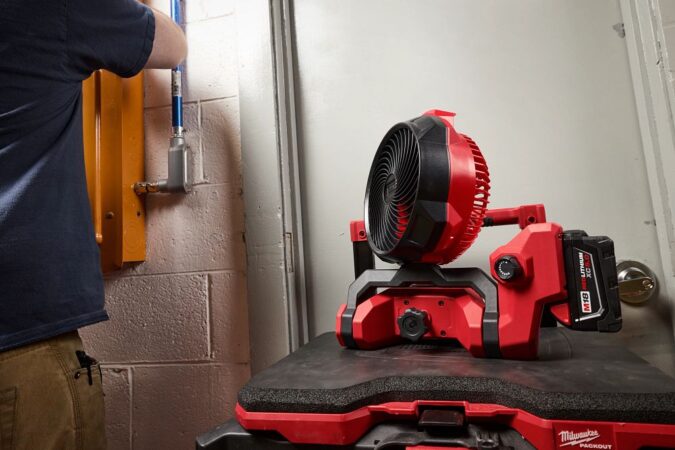 Milwaukee M18 Brushless Scissor Lift Fan: Dedicated Cooling for ...